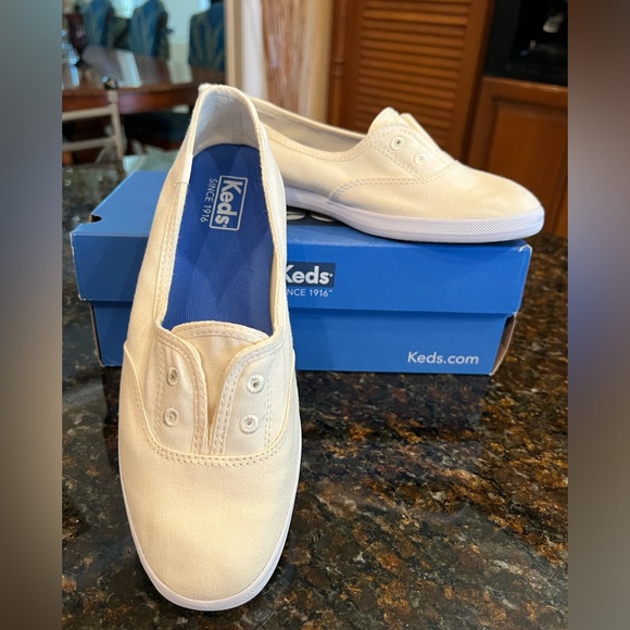 Keds | Shoes | Keds Chillax Mini Cream Slipon Sneakersize 8 2 | Poshmark
